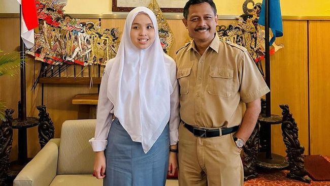 Bagikan Momen Lulus SMA, Putri Ariani Banjir Ucapan Selamat & Doa