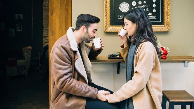 5 Cara Mengatasi Grogi saat First Date, Bisa Bantu Lancarkan Segalanya!