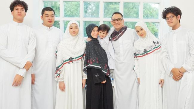 Selalu Kompak, Intip 5 Potret Lyra Virna & Fadlan Muhammad Bersama Enam Anaknya - Foto 1