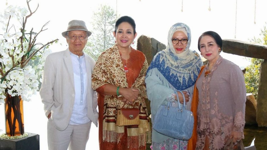 Potret Beda Penampilan Tutut & Titiek Soeharto di Nikahan Anak Onky ... Potret Beda Penampilan Tutut & Titiek Soeharto di Nikahan Anak Onky ...