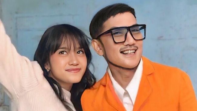 5 Potret Kedekatan Yana Julio dan Putrinya A'isyah yang Beranjak Dewasa - Foto 1