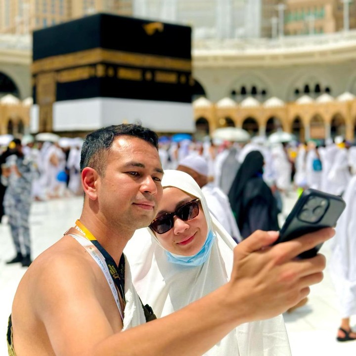5 Potret Nagita Slavina dan Raffi Ahmad Jalani Ibadah Haji di Makkah ... 5 Potret Nagita Slavina dan Raffi Ahmad Jalani Ibadah Haji di Makkah ...