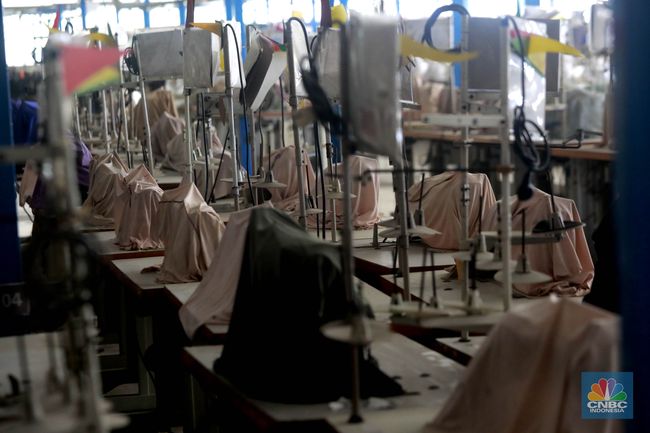 Duka Pekerja RI: 70.000-an Korban PHK, Miskin-Terjerat Judi Online