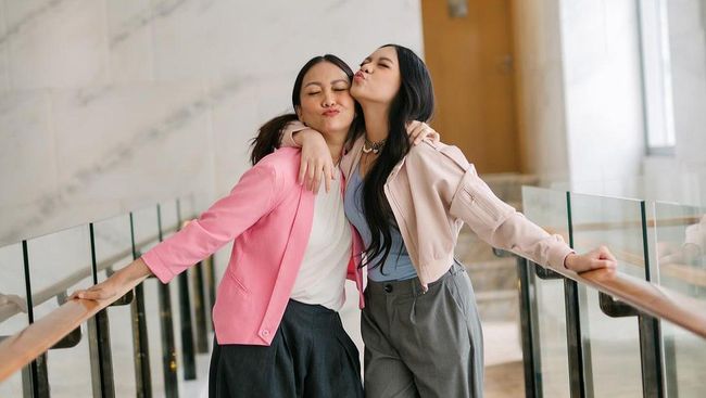 7 Potret Momen Bahagia Neona Anak Nola B3, dari Ultah ke-15 hingga ...