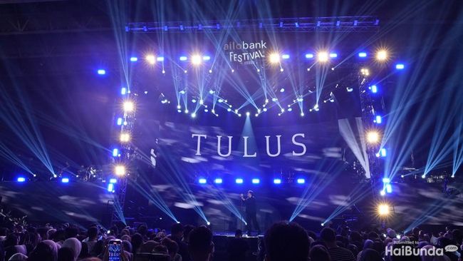 7 Potret Keseruan Allo Bank Festival 2024 Day 1, Penampilan Tulus ...