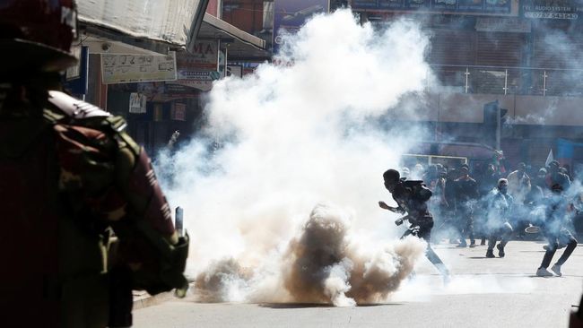Gara-Gara Pajak Naik 1 Negara Kacau Balau, Kerusuhan Maut-DPR Diserbu Gara-Gara Pajak Naik 1 Negara Kacau Balau, Kerusuhan Maut-DPR Diserbu