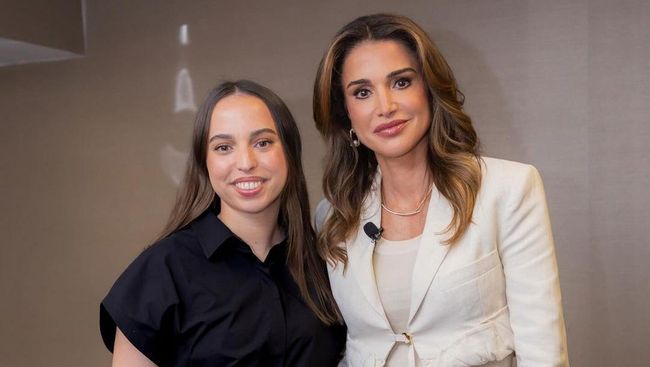 Usia Kepala 5, Outfit Jiwa Muda! Lihat 3 OOTD Kekinian Ratu Rania dari ...