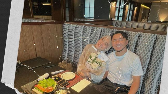 7 Potret Ultah Dian Ayu Lestari, Dapat Kejutan dari Sang Suami Omesh ... 7 Potret Ultah Dian Ayu Lestari, Dapat Kejutan dari Sang Suami Omesh ...