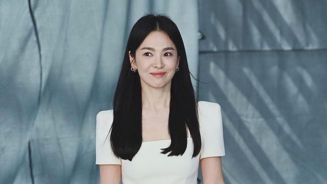 Makin Bersinar di Usia 42 Tahun, Ini 6 Potret Song Hye Kyo di Acara ...