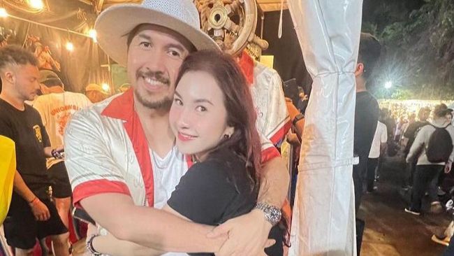 Beda Agama, 7 Potret Kebersamaan David Bayu & Anak yang Jarang Tersorot