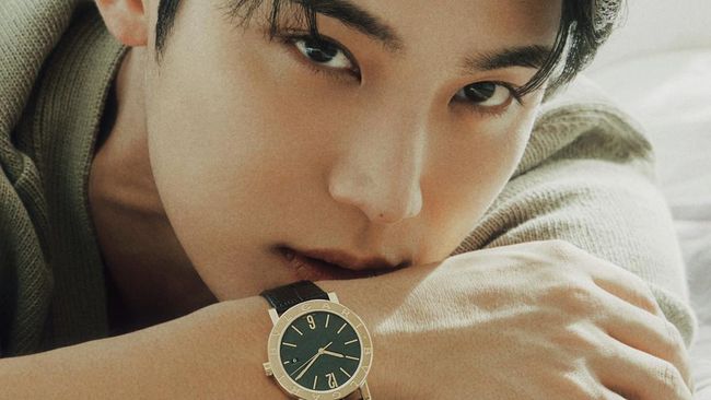 7 Potret Mingyu SEVENTEEN Pamer Visual Menawan di Pemotretan MEN ...