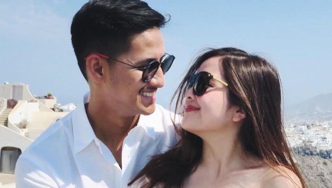 7 Potret Kemesraan Tasya Kamila & Suami yang Jarang Tersorot - Foto 1