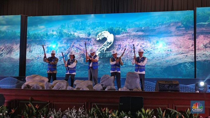 SIMBARA Kebanggaan Luhut Bikin PNBP Minerba Ngegas dalam 1 Dekade