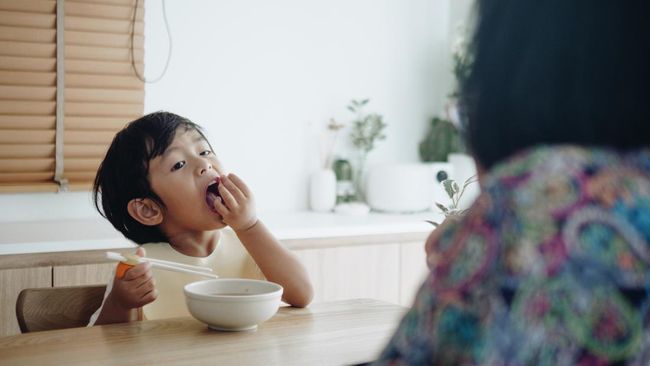 7 Penyebab Anak Sudah Makan Banyak Tapi Berat Badan Susah Naik 7 Penyebab Anak Sudah Makan Banyak Tapi Berat Badan Susah Naik