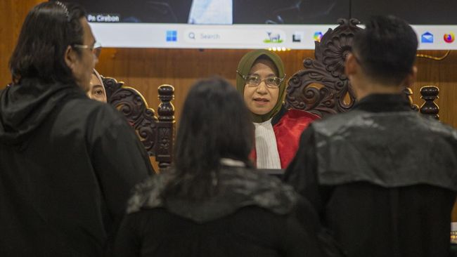 Hakim Tegur Kuasa Hukum Saka Tatal Gara Gara Ribut Saat Sidang Pk