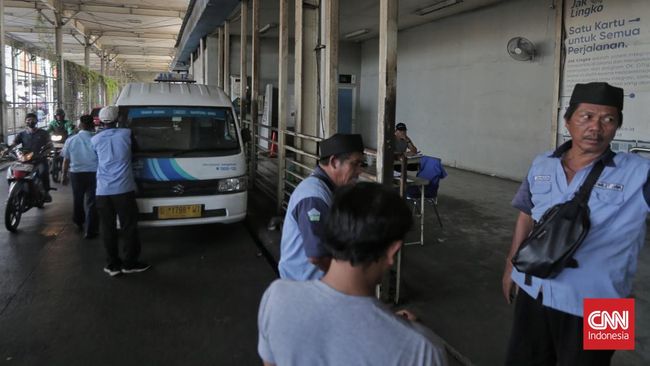 FOTO: 29 Rute Jaklingko Terdampak Imbas Sopir Demo