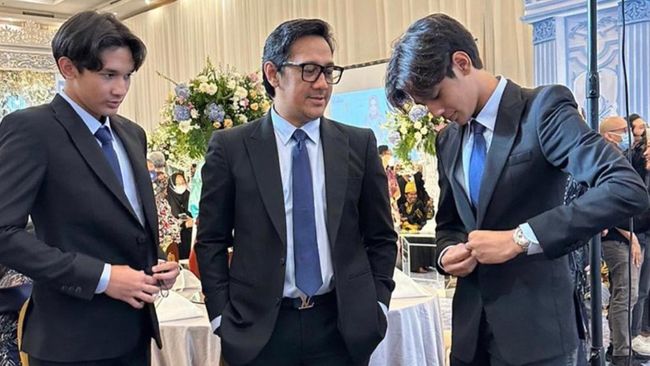 5 Potret Ganteng Dua Putra Andre Taulany yang Kini Sudah Dewasa ...