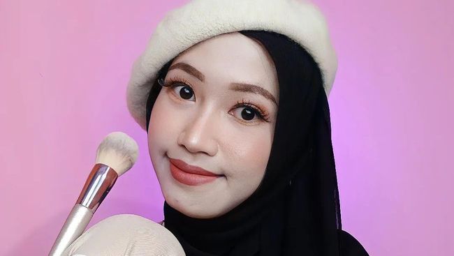 Kisah Arih Lystia, Sukses Menjadi Content Kreator dengan Keterbatasan Fisik Kisah Arih Lystia, Sukses Menjadi Content Kreator dengan Keterbatasan Fisik