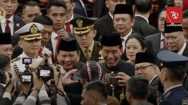Jokowi Serahkan Estafet Kepemimpinan ke Prabowo 20 Oktober 2024