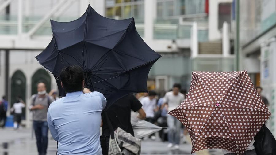 Jakarta Dilanda Fenomena Angin Kencang, BMKG Ungkap Fakta Ini