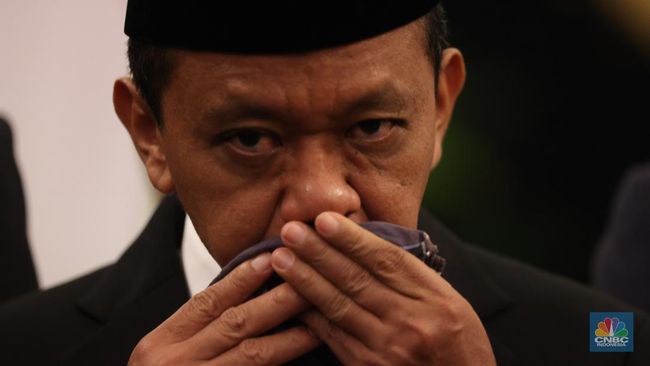 Tangis Bahlil Pecah Saat Serahkan Jabatan Menteri Investasi ke Rosan