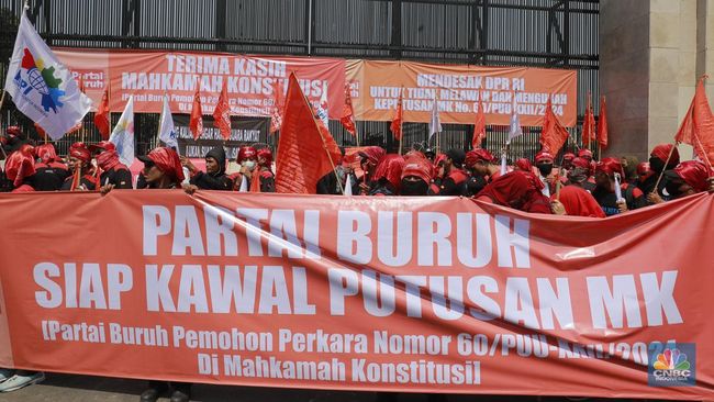 Mulai Ramai, Massa Pendemo Padati Depan Gedung DPR