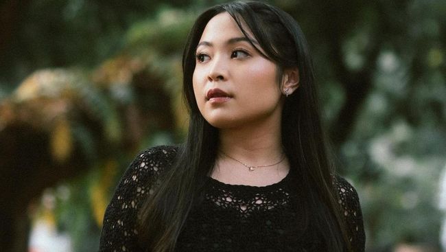 Get The Look: Inspirasi Outfit Serba Hitam yang Gemas Ala Bernadya