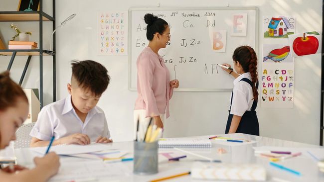 6 Tingkat Kemampuan Bahasa Inggris, Cek Level Si Kecil Bun!