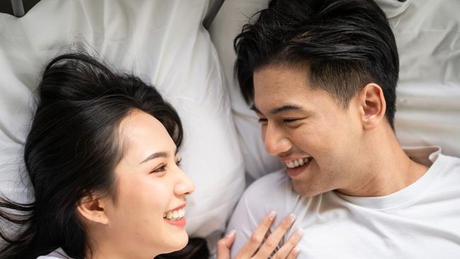 Mengenal Posisi Seks Gaya Gunting dalam Berhubungan Intim dari Tips ... Mengenal Posisi Seks Gaya Gunting dalam Berhubungan Intim dari Tips ...