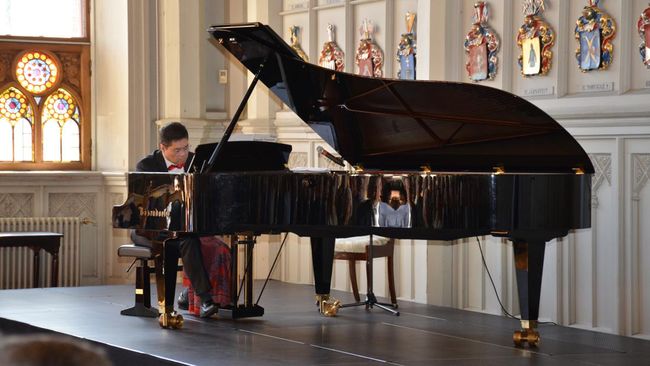 Pianis Ananda Sukarlan Suguhkan Penampilan Memukau di Resepsi ...