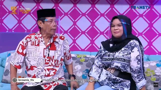 Beda Usia 40 Th, Haji Malih Ternyata Suami Romantis Panggil Istri ...