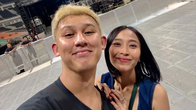 7 Potret Rinni Wulandari & Jevin Julian yang Makin Mesra, Kisah ...