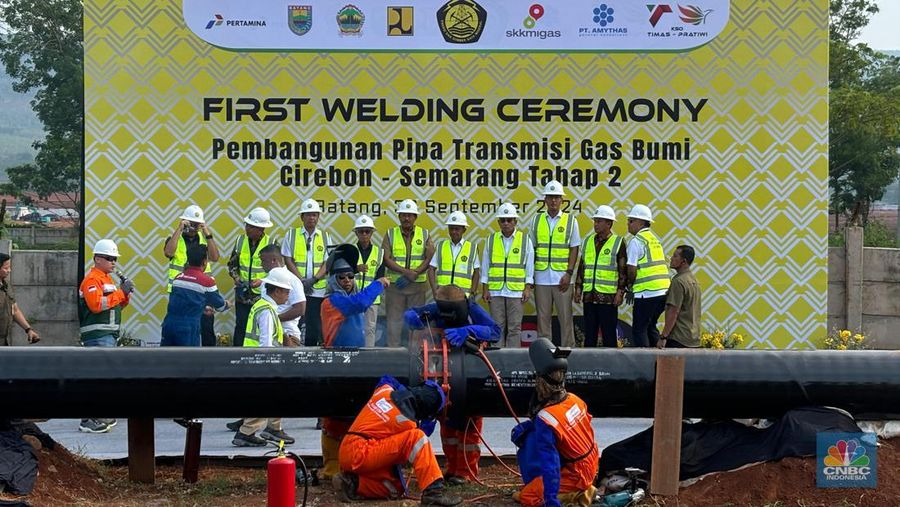 Bahlil Resmikan Awal Konstruksi Pipa Gas Cisem Tahap II Rp 2,7 Triliun