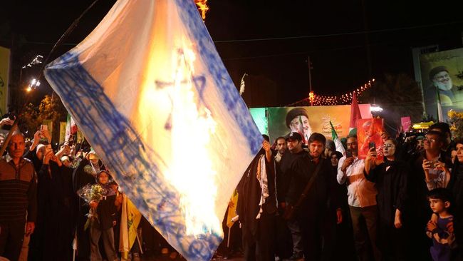 Iran Kirim Pesan Khusus ke AS, Siapkan 'Kado' Spesial untuk Israel