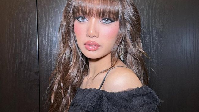 Ini Gaya Makeup Lisa BLACKPINK yang Tuai Kontroversi, Seperti Apa?