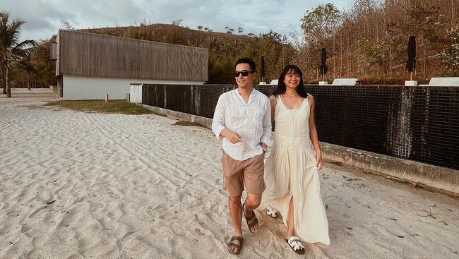 7 Potret Winky Wiryawan & Kenes Andari, 20 Tahun Nikah Selalu Tampil Mesra - Foto 1