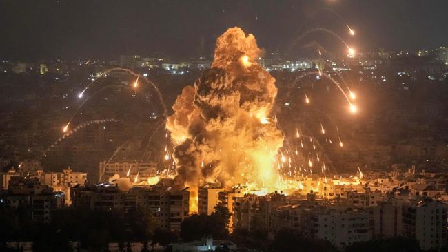 Perang Makin Gila, Israel Disebut Gunakan Bom Terlarang di Lebanon Perang Makin Gila, Israel Disebut Gunakan Bom Terlarang di Lebanon