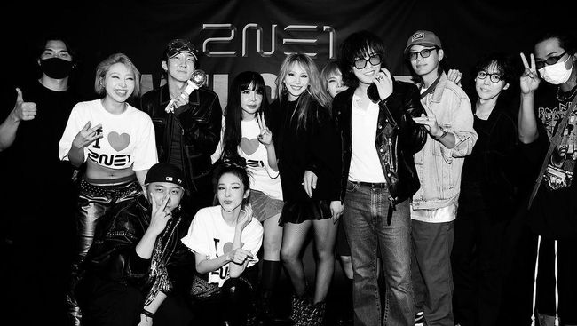 Reuninya Dinanti, 2NE1 Bagikan Momen Bersama YG Family dalam Konser 'WELCOME BACK' di Seoul