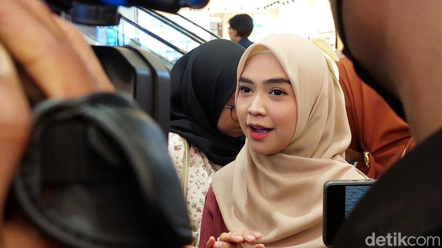 Maafkan Mantan Satpam Pelaku Pemerasan, Ria Ricis: Proses Hukum Tetap Jalan Maafkan Mantan Satpam Pelaku Pemerasan, Ria Ricis: Proses Hukum Tetap Jalan