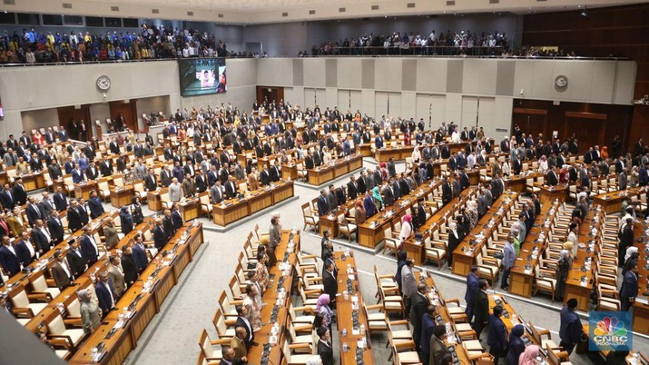 Daftar Lengkap Ketua & Wakil 13 Komisi DPR Periode 2024-2029