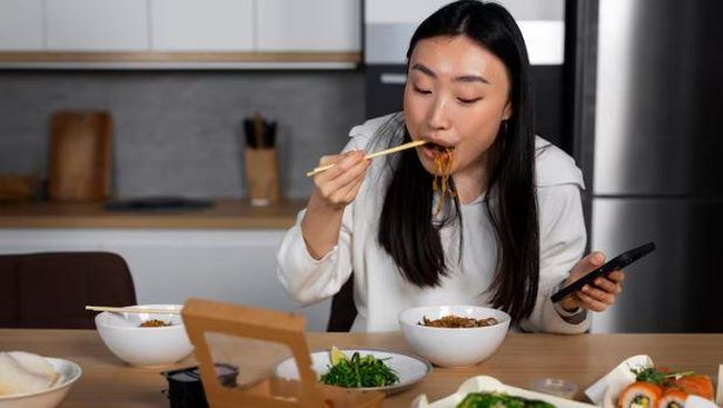 5 Kebiasaan Setelah Makan yang Perlu Dihindari, Awas... Bahaya Jika ... 5 Kebiasaan Setelah Makan yang Perlu Dihindari, Awas... Bahaya Jika ...
