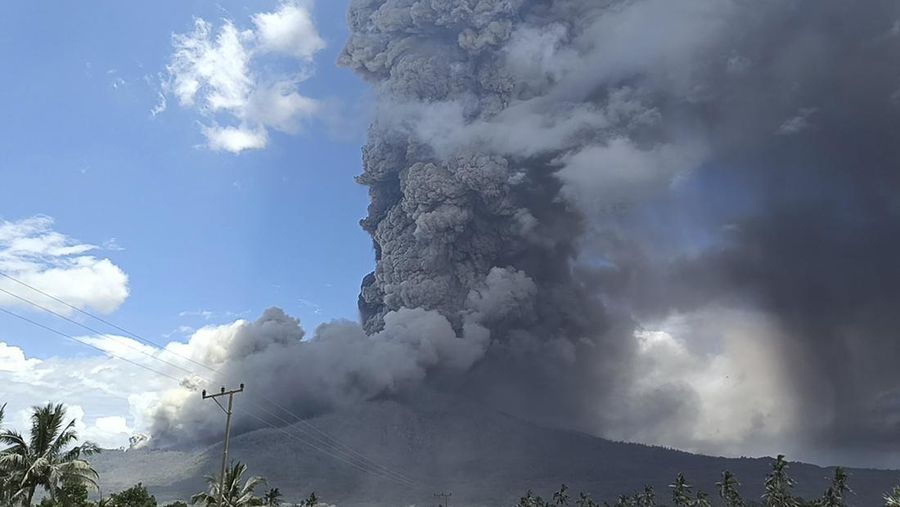 Gunung Lewotobi NTT Erupsi! Naik Status Jadi Waspada