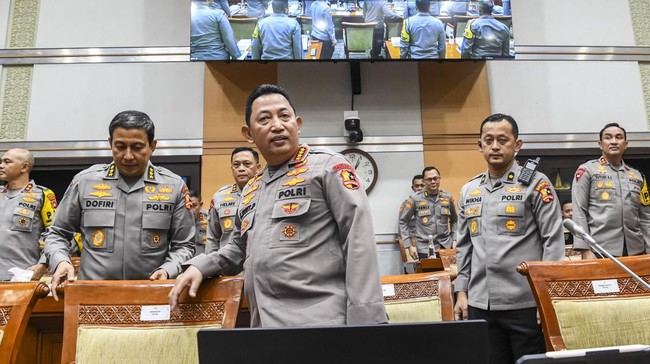 Kapolri Tegaskan Bakal Tindak Polisi yang Jadi Beking Judi Online Kapolri Tegaskan Bakal Tindak Polisi yang Jadi Beking Judi Online