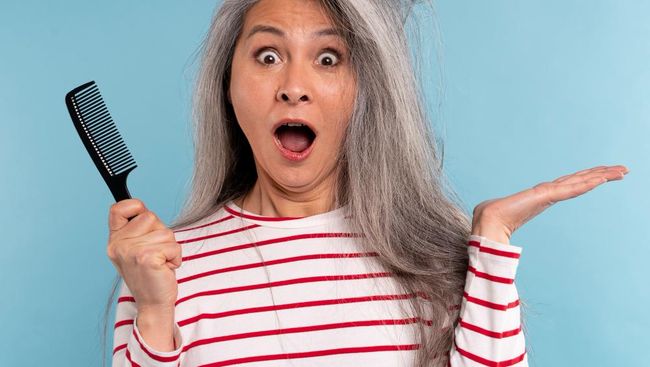 6 Penyebab Mengapa Kamu Memiliki Uban di Usia Muda