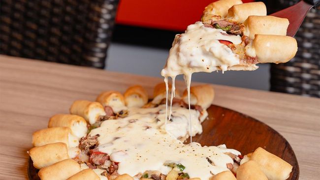 Yang Dinanti Tiba, Pizza Hut Kembali Hadirkan Cheese Overflow
