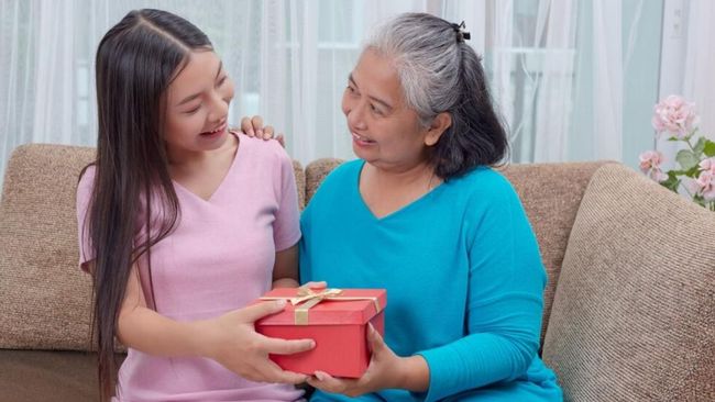 BeauPicks: Selain Bunga dan Perhiasan, Ini Ide Kado Bermanfaat untuk Hari Ibu