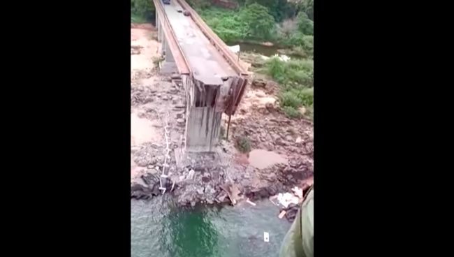 Jembatan Runtuh saat Kendaraan Melintas, Asam Sulfat Tumpah-1 Tewas