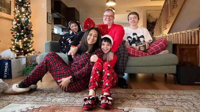 Hidup di Kanada, Intip 5 Potret Cut Memey dan Suami Bule Beserta Anak-anaknya - Foto 1