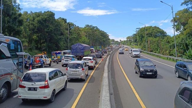 Kronologi Kecelakaan Beruntun di Tol Cipularang Km 97, Ini Sebabnya