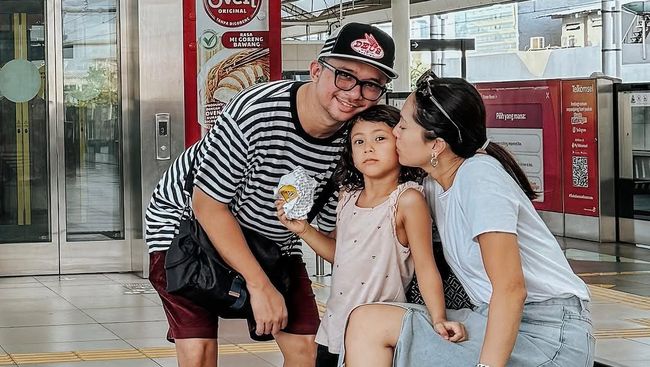 7 Potret June Anak Poppy Sovia di Usia 5 Tahun, Parasnya Curi Perhatian ...